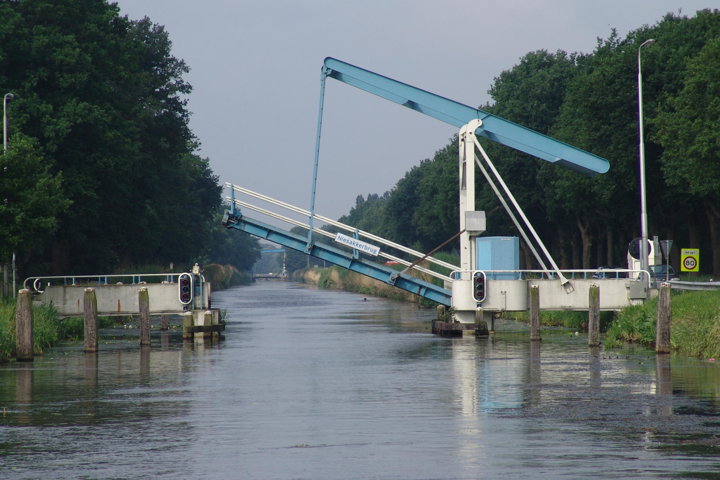Niesakker brug | Binnenvaart in Beeld